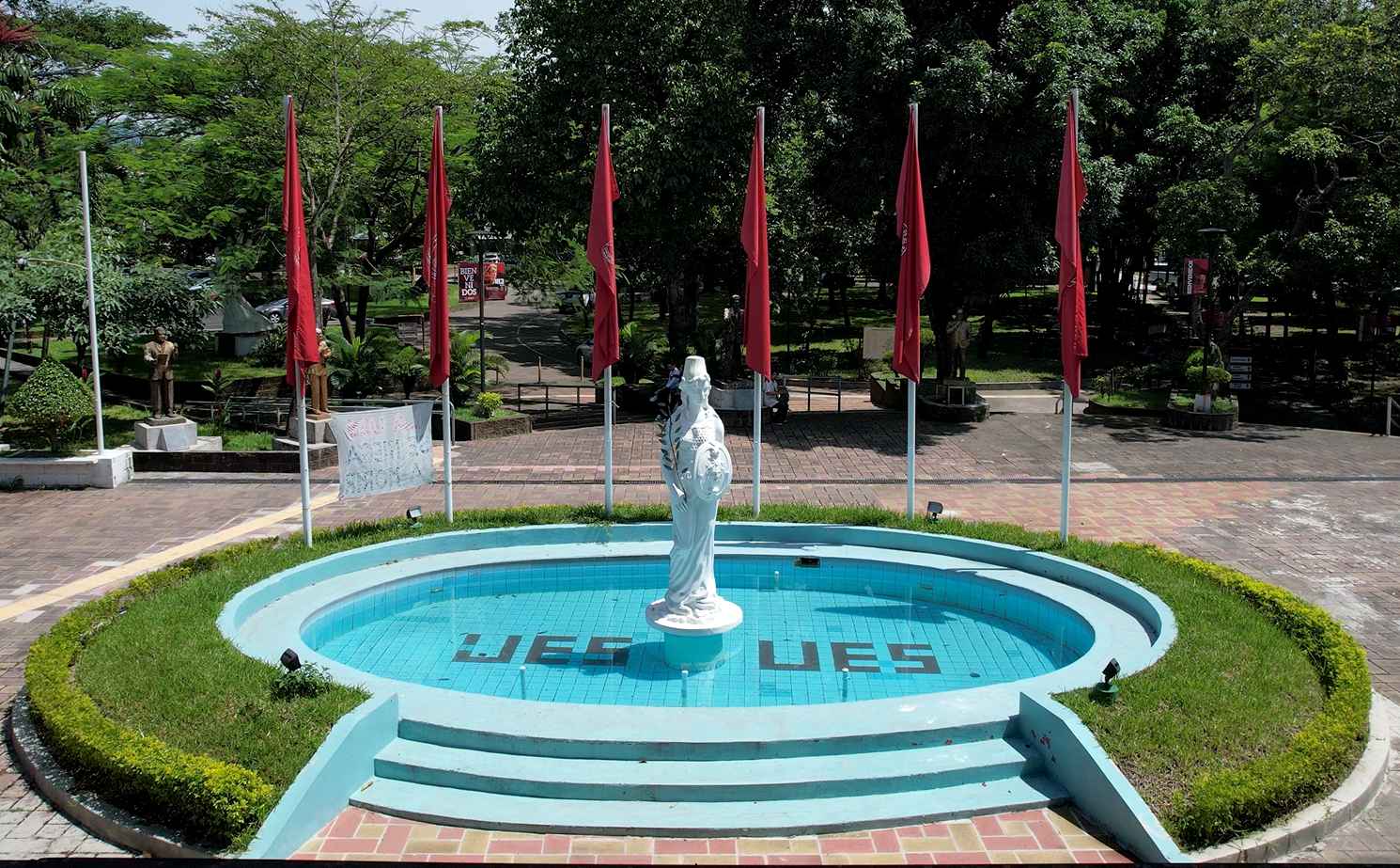 Estudiantes de la UES exigen transparencia sobre metrocable – Qué Pasa ...